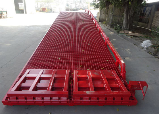 Single Safety Fence design Mobile Yard Ramp For Container or Truck